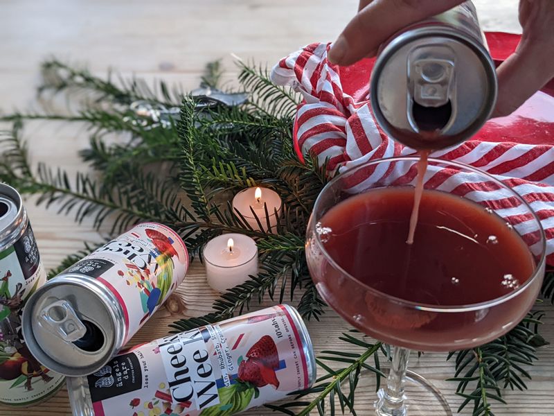 Shoppers at Buchanan Galleries can enjoy a Christmas tipple with Angels ...