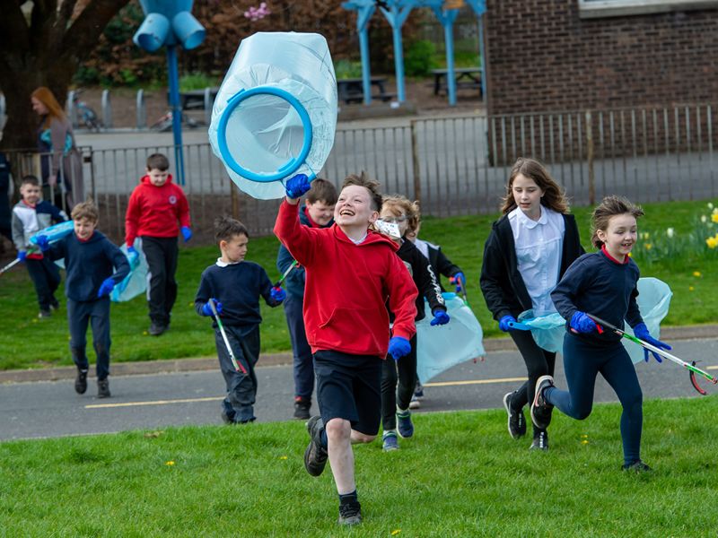 Big Spring Clean 2023 gets underway | News | What's On Renfrewshire