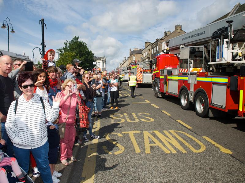 Crowds feel the heat in Johnstone as Fire Engine Rally returns to the ...