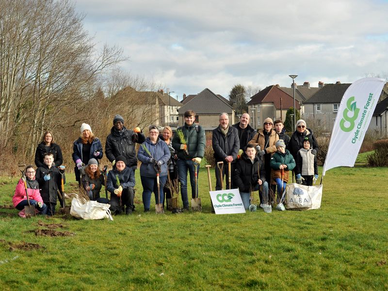 Clyde Climate Forest planting takes root across East Renfrewshire ...